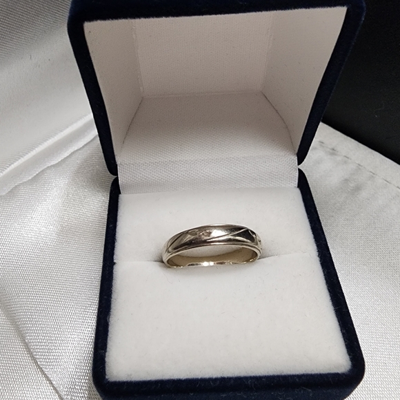 KEEPSAKE the Label | Jewelry | Vintage 4k White Gold Keepsake Brand ...